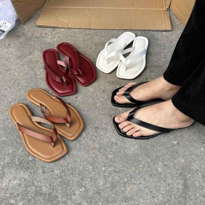 2サンダル レディース ビーチサンダル フラット ぺたんこ 歩きやすい 痛くない シンプル カジュアル 普段使い リゾート・対象年齢: 成人・スタイル: シンプル・アッパー素材: マイクロファイバーレザー・ソール素材: ゴム・柄: 無地・適...