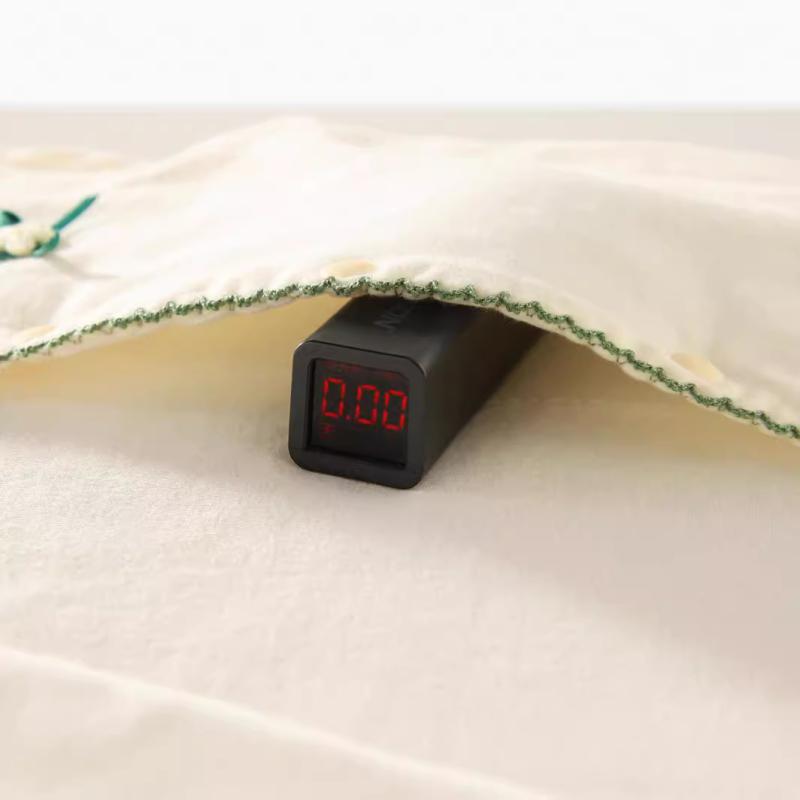 ベビー服 赤ちゃん 新生児 ノースリーブ 中綿入り あったか ベスト アウター 花柄 レース かわいい おしゃれ 男女兼用 満月 お祝い