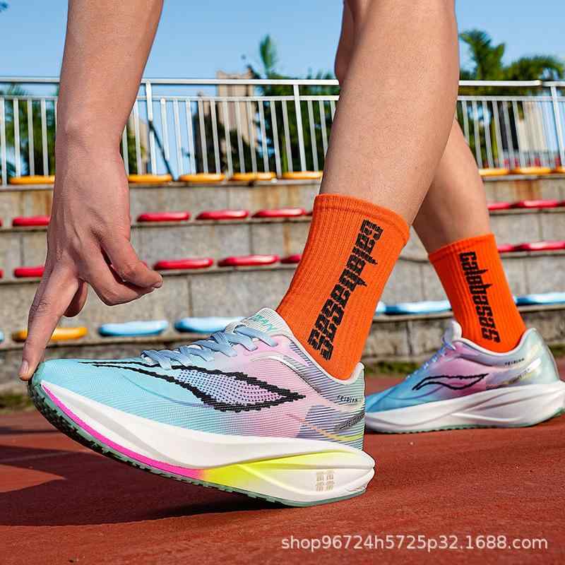 ランニングシューズ 男性用 陸上競技 スポーツ 超軽量 弾力 回復 運動靴 トレーニング