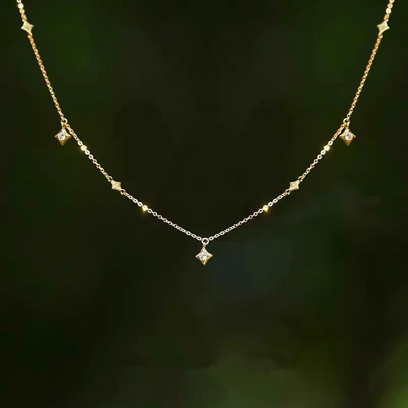 ネックレス レディース 星 四芒星 鎖骨チェーン 上品 高見え デイリー お出かけ・処理工芸: 電気メッキ・造型: 幾何型・チェーンスタイル: O字チェーン・ペンダントの素材: 銅・カラー: ゴールド, シルバー・流行の要素: 星・スタイル...