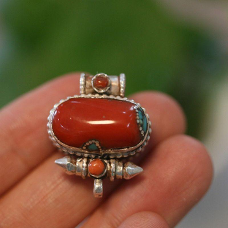 ネックレス レッドターコイズ ターコイズ ルビー ペンダント シルバーアクセサリー レトロ 手作り 豪華感 嘎乌盒