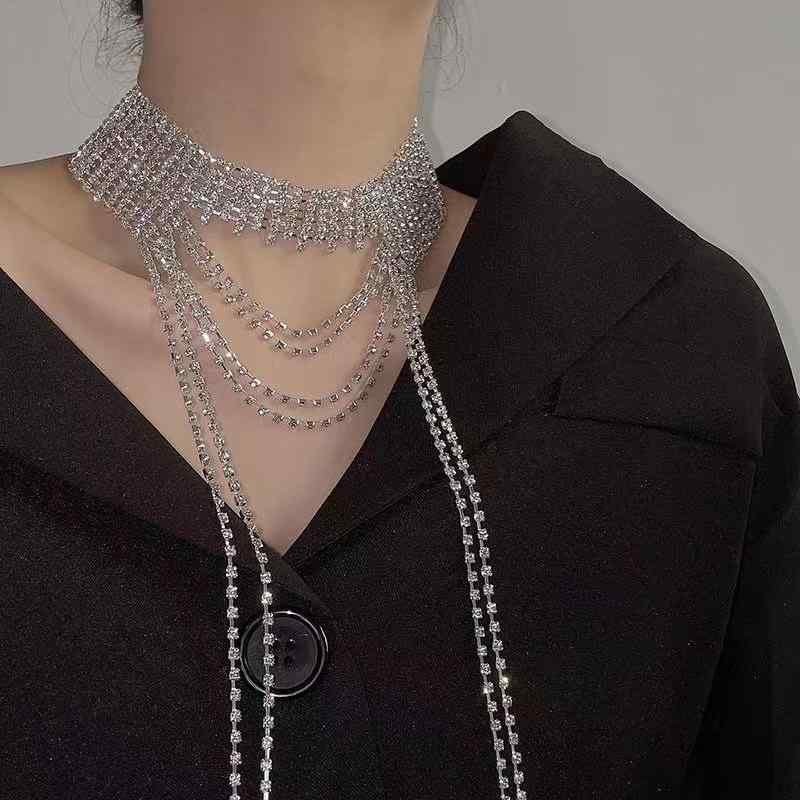 ネックレス レディース 多層 水晶 鎖骨 ラインストーン 個性的 レトロ 豪華感 不規則 ロング フリンジ