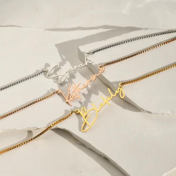 ネックレス カスタム 豪華感 名前 ペンダント イニシャル アルファベット サージカルステンレス アレルギー対応 カスタマイズ