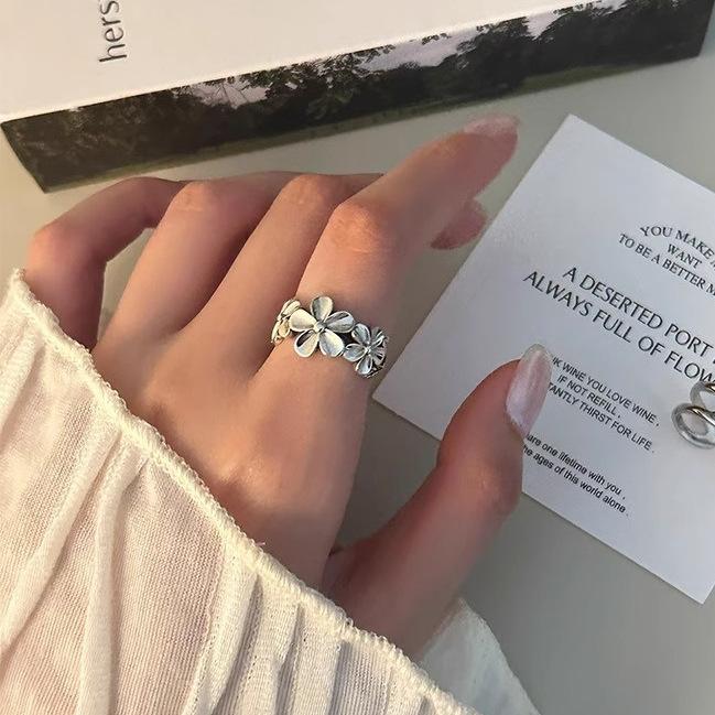 指輪 レディース S925 シルバー 花柄 かわいい おしゃれ リング 個性的 デザイン インスタ 小指 人差し指 普段使い・素材: 銀・造型: -・加工方法: 電気メッキ・色: シルバー・サイズ: 開口部調整可能・材質度: 925シルバー...