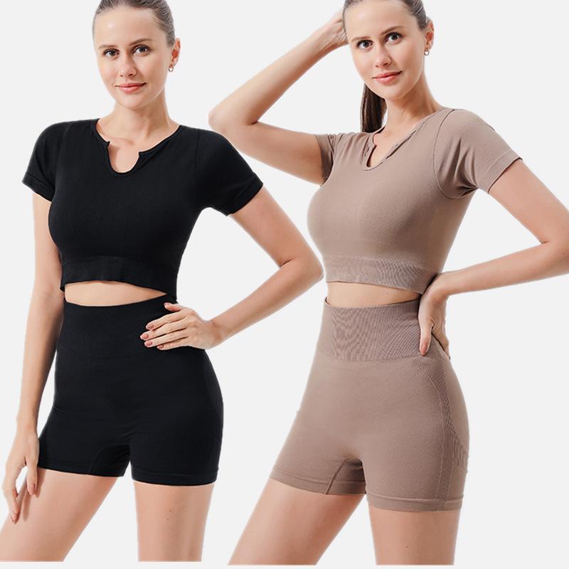 ヨガウェア 2点セット 高弾力 小Vネック セクシー シームレス 半袖 ハイウエスト スポーツ ピーチヒップ ヨガ 短パン