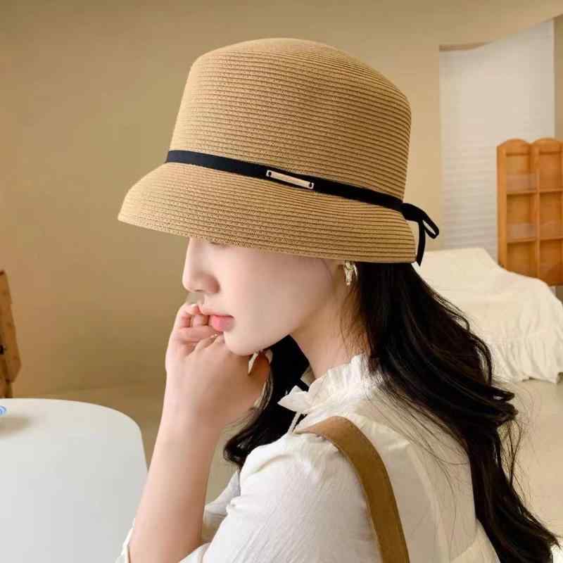 2麦わら帽子 レディース 春夏 海辺 休暇 ビーチ帽子 折りたたみ可能 日焼け止め UVカット 遮光 漁夫帽 ハット かわいい おしゃれ エレガント ヘップバーンスタイル・カテゴリ: 草帽・適合シーズン: 夏・帽子のタイプ: 円頂・つばのタ...