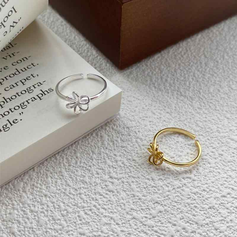 指輪 レディース シルバー925 銀製 ファッションリング 花柄 透かし 彫刻 かわいい フリーサイズ オープンリング おしゃれ S925 女性 大人 プレゼント ギフト