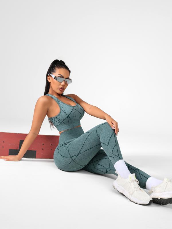 ヨガウェア レディース セットアップ シームレス ハイウエスト レギンス ＆ スポーツブラ ピーチヒップ ヒップアップ 速乾性 トレーニング スポーツ