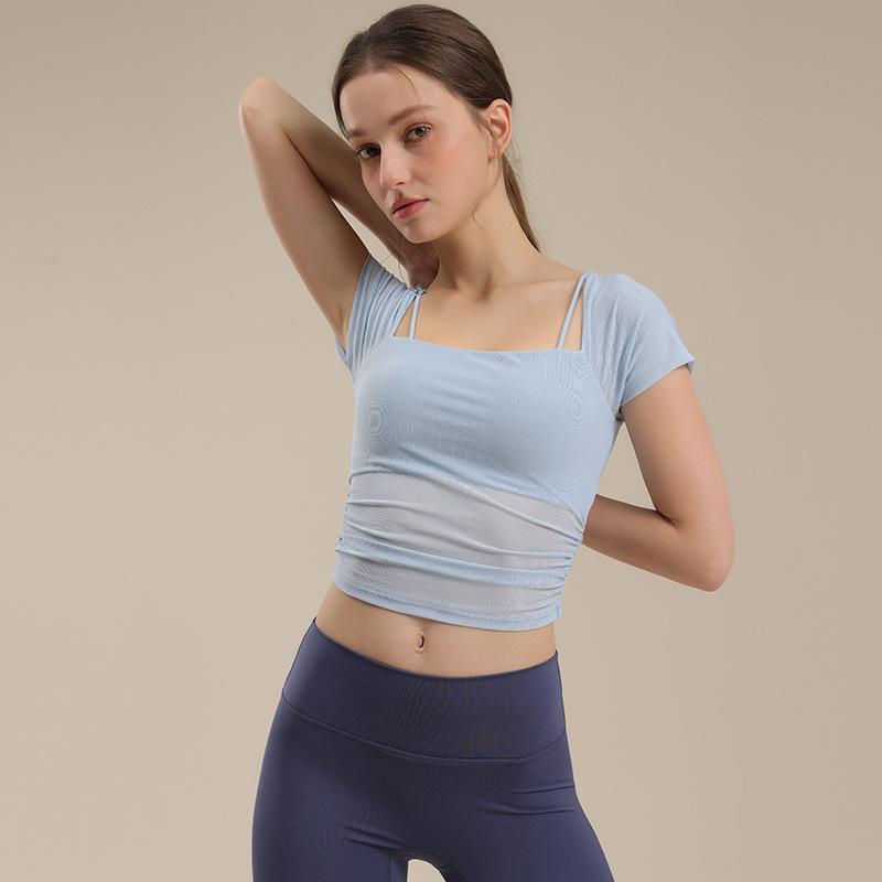 ヨガウェア レディース スポーツトップス 胸パッド付き 半袖 接触冷感 メッシュ 切り替え スリム 通気性 吸湿速乾 トレーニング ランニング フィットネス・カテゴリ: ベスト・機能: 通気性・柄: 無地・誤差範囲: 1～2cm・素材: 錦...