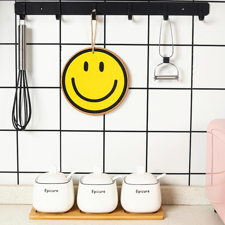 鍋敷き コースター 木製 断熱パッド スマイル柄 ラウンド型 カップ敷き テーブルマット 軟木 滑り止め 鍋つかみ