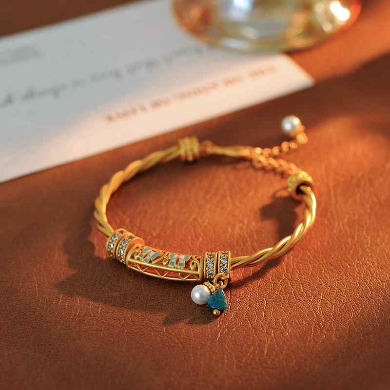 ブレスレット レディース 豪華感 珍珠 彩石 吊り下げ飾り付き バングル レトロ アジアン エスニック 蝶 バタフライ モチーフ アレルギー対応