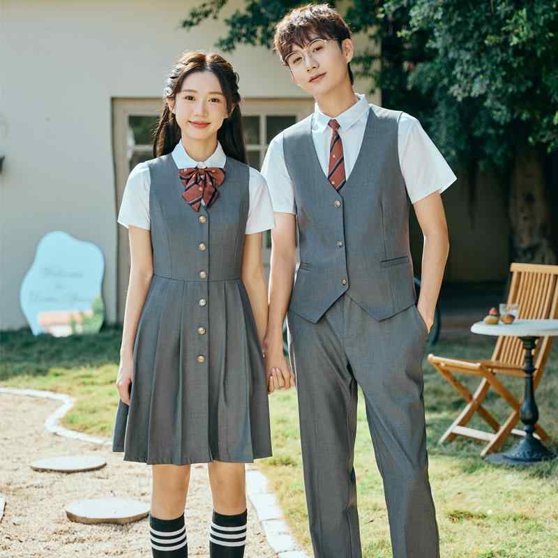 シャツ レディース スクール風 JK制服 夏 幼稚園 教師 園服 工装 ブラウス プリーツスカート 職業 セットアップ・主な素材: 涤纶（聚酯纤维）・主な素材2: 氨纶・カラー: 男款グレー马甲+短衬衫+裤子, 女款灰连衣裙+短衬衫, 男款...