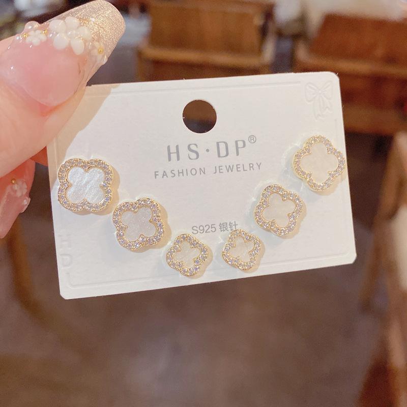 ピアス レディース 女性用 ジルコニア 四つ葉 クローバー 小さめ イヤリング s925 シルバー925 銀針 電気メッキ加工 上品 かわいい アクセサリー ジュエリー