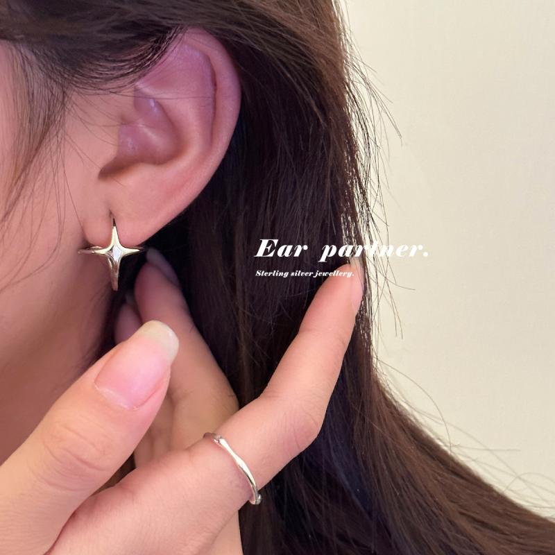ピアス レディース 韓国 シルバー925 小さめ 四芒星 イヤリング シンプル デザイン 豪華感 冷淡風 アクセサリー