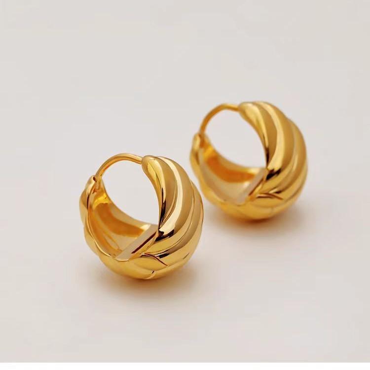 ピアス レディース 豪華感 小さめ シンプル イヤリング フープピアス 上品 高見え アクセサリー ジュエリー プレゼント ギフト・カラー: 螺紋耳飾（ゴールド）, 螺紋耳飾（白ゴールド）・スタイル: OL・製品カテゴリ: 耳飾・流行要素:...