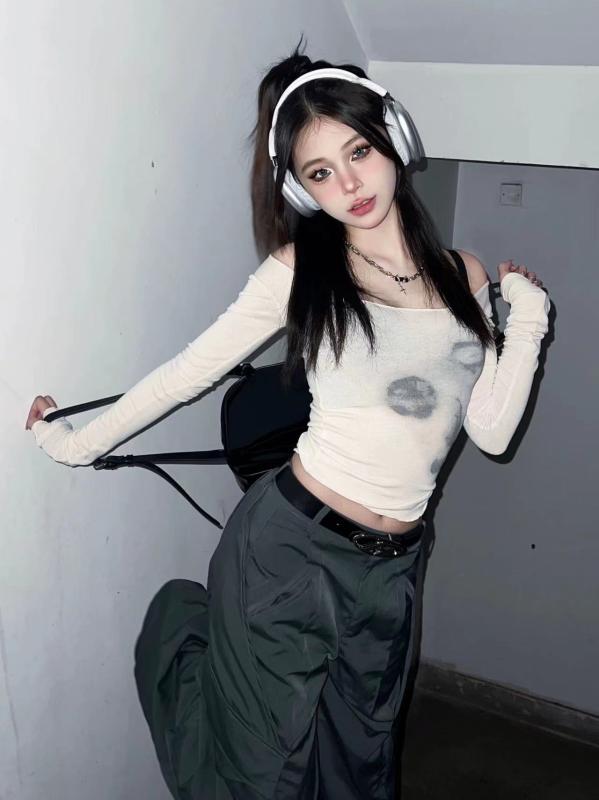 Tシャツ レディース 長袖 秋冬 スリム 着痩せ インナー トップス デザイン カットソー カジュアル かわいい ストレッチ