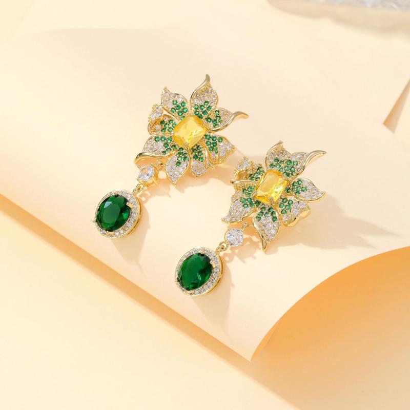 イヤリング レディース かわいい 小さめ 揺れる 緑 水晶 花 ドロップ ピアス 上品 痛くない 大人 おしゃれ 小ぶり アレルギー対応 韓国風 アクセサリー ゴールド 結婚式 パーティー・造型: 花卉・カラー: グリーン・流行の要素: 花...