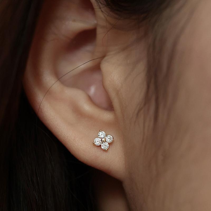 ピアス レディース 四つ葉 クローバー S925 シルバー18K 金メッキ ラッキーアイテム ミニ 小さめ かわいい 森ガール 花モチーフ 上品