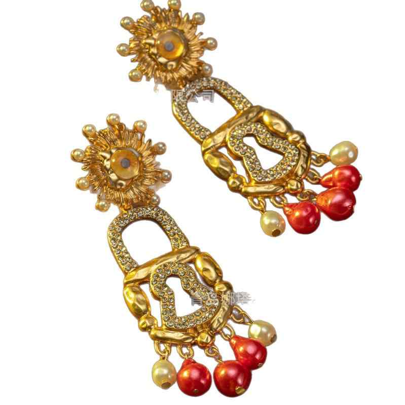 イヤリング レディース 女性用 レトロ 鏤空 大ぶり 個性的 ジルコニア 赤色 耳飾り アクセサリー ギフト プレゼント