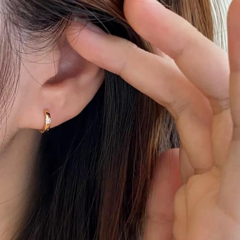 ピアス レディース シルバー925 18K金 ミニ 小さめ ジルコニア フープ イヤーカフ イヤリング シンプル 重ね付け デイリーユース おしゃれ・素材: 925シルバー・処理: 電気メッキ・デザイン: 幾何学形・色: 18Kゴールド, ...