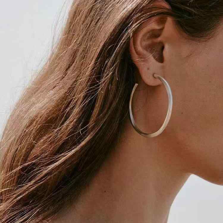 イヤリング レディース 秋冬 大ぶり フープ シルバー925 刻印 アレルギー対応 シンプル 高級感 アクセサリー ジュエリー プレゼント ギフト
