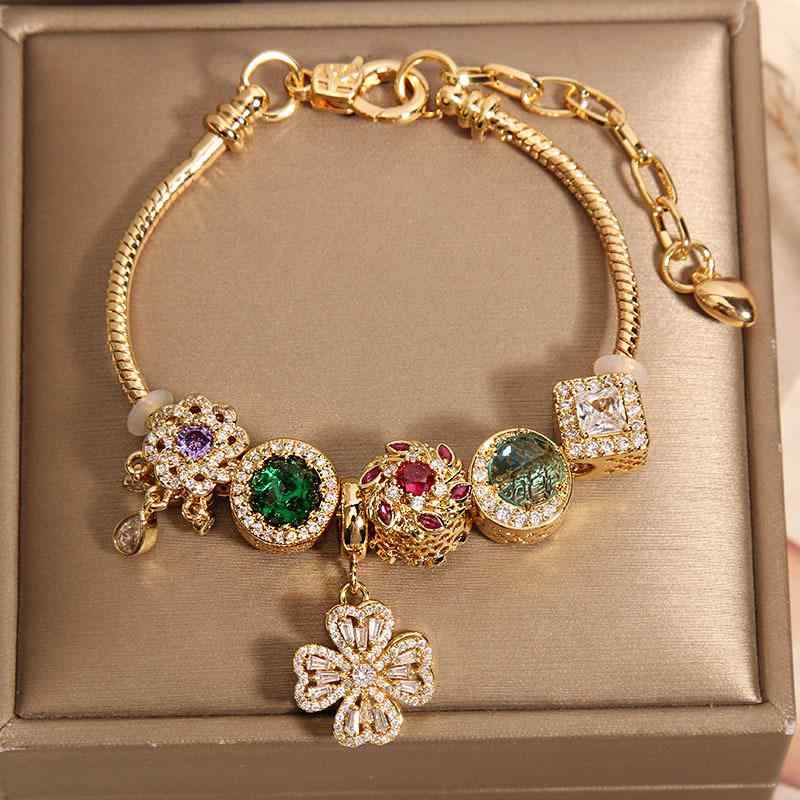 ブレスレット レディース 韓国風 おしゃれ ジルコニア 四つ葉 クローバー チャーム バングル 学生 ガールフレンド 親友 普段使い かわいい 上品 高級感・素材: 銀・処理: 電気メッキ・スタイル: レディース・クリスタルの種類: その他...