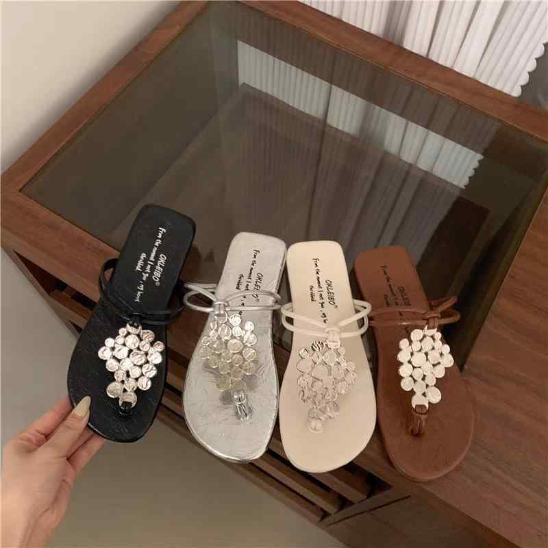 サンダル レディース 黒 フラット ぺたんこ 高級感 かわいい ビジュー キラキラ 普段使い リゾート ワンピース スカート 合わせやすい 上品 きれいめ