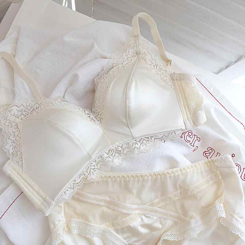 ブラジャー & ショーツ レディース 小胸 盛れる レース 花柄 ワイヤーなし セクシー ランジェリー セット 再生繊維 豪華感