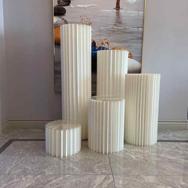 パーティー用品 紙製コラム 柱型スタンド 円柱 結婚式 誕生日 プロポーズ ショーウィンドウ 赤 縁起物