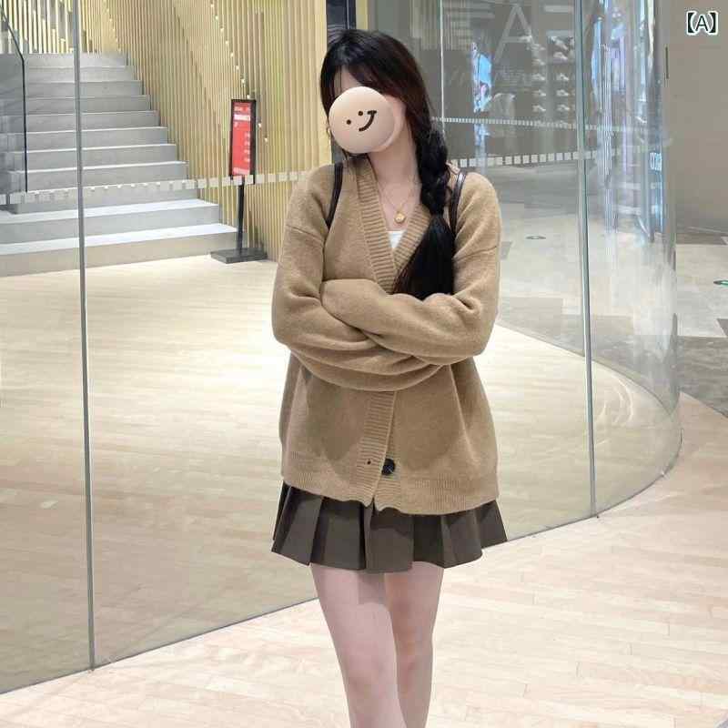 ニット レディース 韓国 Vネック カーディガン 厚手 柔らかい ニット トップス スカート セットアップ 秋冬・柄: 無地・スカート丈: ミニ・流行の要素: ボタン・素材: アクリル・主な・カラー: ブラウン（セーター）, ブラウン（プリ...