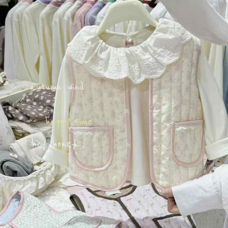 ベスト キッズ 子供服 女の子 両面着用 ノースリーブ プリンセス かわいい 花柄 お出かけ・スタイル: 韩版・適合年齢: 婴幼童(1~3歳，80~100cm)・適合季節: 春秋, 冬季, 春季, 秋季・生地: 柔らかい・デザイン: カーデ...