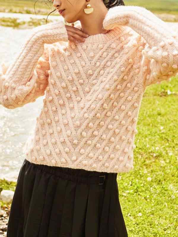 ニット レディース 秋冬 トップス 丸首 パフスリーブ ボリューム袖 セーター かわいい ガーリー フェミニン 立体ボール 伸縮性 あったか 普段使い デート