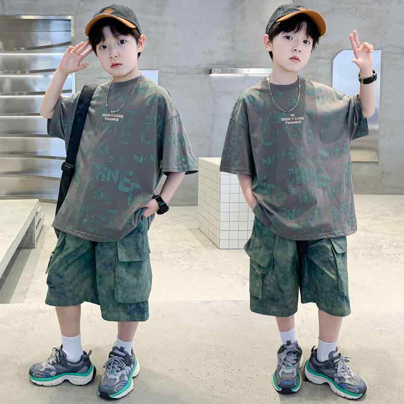 キッズ 夏 セットアップ 男の子 韓国 子供服 半袖 カーゴパンツ ゆったり 涼しい かわいい おしゃれ・適用性別: 男・スタイル: カジュアル・セットの種類: -・セットの数量: 2枚・対象年齢: 中大童(8歳以上.140cm以上)・適し...