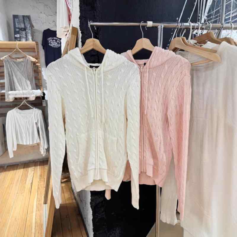 カーディガン レディース ゆったり ニット トップス 秋冬 長袖 ケーブル編み フード付き ロング丈 アウター 羽織り 体型カバー 着痩せ カジュアル かわいい・素材: 綿・主素材: 綿・その他素材: ポリエステル繊維・厚さ: 中厚・タイプ...