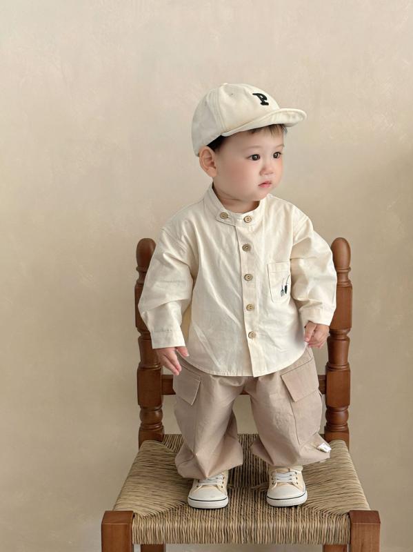 シャツ 子供 立襟 刺繡 長袖 春秋 韓国風 カジュアル トップス パンツ セットアップ かっこいい おしゃれ 百搭・性別: 男児・スタイル: 韓国版・セット内容: パンツセット・アイテム数: 2点・対象年齢: 乳幼児(1~3歳, 80~1...