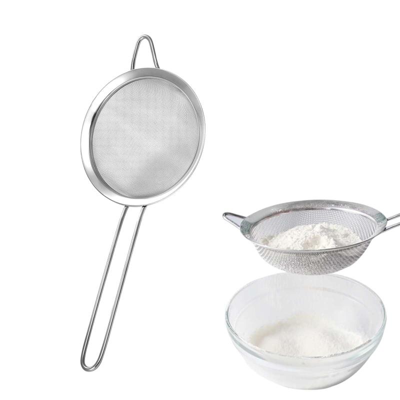 粉ふるい ふるい こし器 ストレーナー ざる 小麦粉 製菓 裏ごし 水切り ステンレス製 細かいメッシュ 小麦粉ふるい キッチン用品 取っ手付き【粉ふるいストレーナー】：粉ふるいストレーナーはお菓子作りや料理の必需品です。メッシュが細かいの...