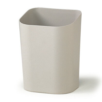 コメント斜めになった口が使いやすいごみ箱。個人のデスクサイドなどに最適のタイプです。仕様・規格カテゴリオフィスアクセサリー > ダストボックスサイズW26 × D20 × H34 cm材質ポリプロピレン成型品ブランドITOKI （イト...