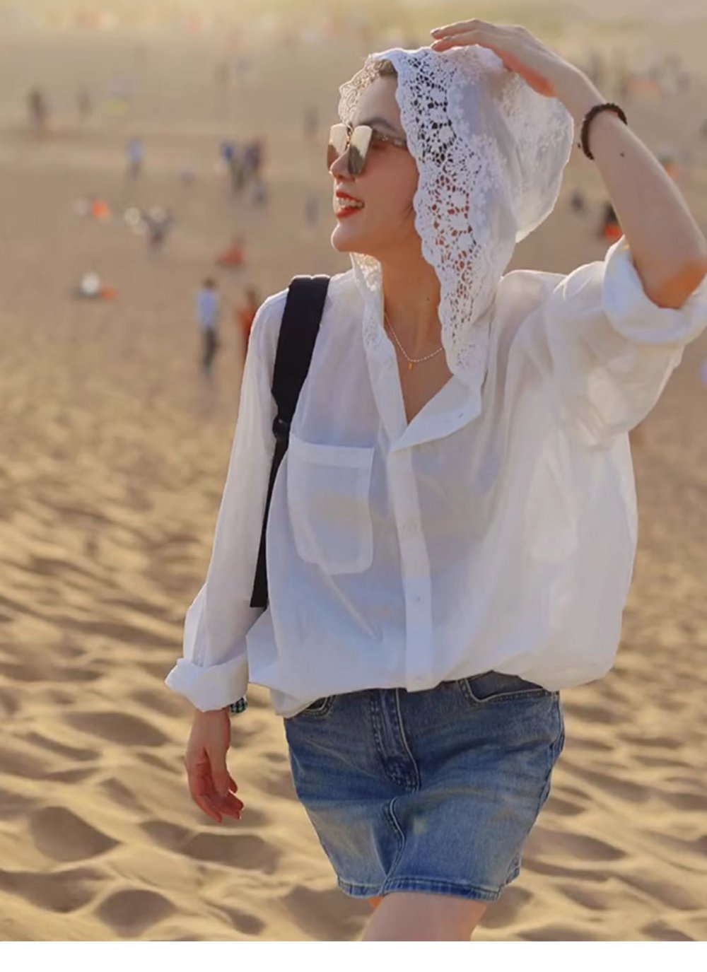 涼しげな透け感が女性らしさを引き立てる、レースデザインの前開きパーカー。軽やかな素材感と清涼感たっぷりの白色で、春夏のおしゃれスタイルにぴったり。シースルーならではの上品な印象で、大人可愛い雰囲気を演出します。シンプルなデザインだからこそ、...