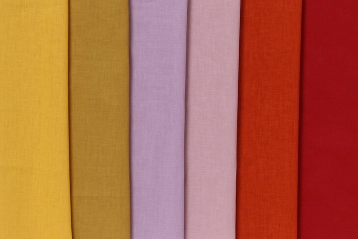 ざっくりとしたルックスの綿/麻シーチング。やや薄手で、ナチュラルでドライな風合いが特徴です。 【22458-1】白・ベージュ・茶系、【22458-2】黄・赤系、【22458-3】緑・青・黒系で展開。 ※商品特性上、ネップが目立つ箇所がござい...