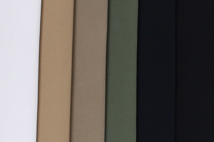 中肉厚で太畝のカジュアルなルックスながら、高密度の整った綾が上質な印象を与えるチノ。 ナイロンタスラン糸による、天然ライクな手触りとハリのある風合いが特徴です。 【スペック】混率：ナイロン100％、巾：130cmナイロンタスランツイル 中肉...