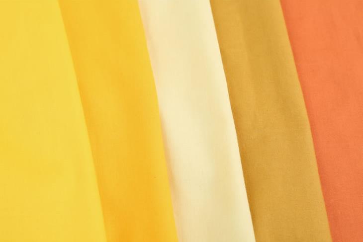 ★★クリックポスト発送1.5m(3個まで)可。最小購入数1m(2個)から★★ ベーシックなシーチング。平均的なシャツ地ほどの厚さ。淡色は透け感あり。様々な用途にご利用いただけます。初心者の方におすすめ。【スペック】綿100%　巾：105cm...