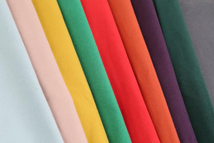 扱いやすいコットンフランネル。 裏は起毛していないので、肌にまとわりつきません。 シャツやワンピースにオススメです♪ 【スペック】混率：コットン100％、巾：111cm扱いやすいコットンフランネル。 裏は起毛していないので、肌にまとわりつき...