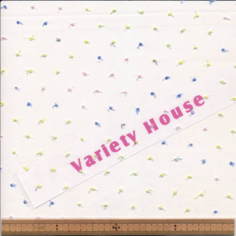 【切売】 ◇種類：ソフトチュール ◇カラー：ホワイトにマルチカラードットの刺繍 ◇巾：93cm ◇素材：ポリエステル100％ ◇透け感：あります ◇光沢：なし ◇用途：服地、小物、袋類、カーテン、インテリアなど幅広くお使いいただけます ※追...