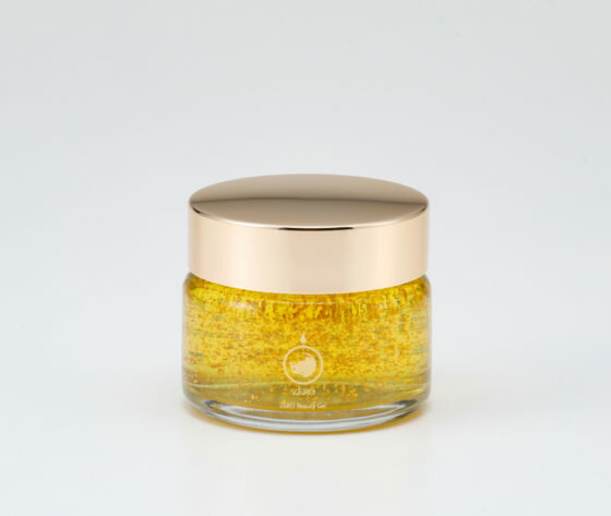 ZERO Beauty gelは、フラーレンと純金箔を配合し、これらと相性の良い天然由来保湿成分を使用した化粧品です。 ※整肌成分 紫外線、乾燥などでストレスを受け、乾燥した肌に潤いをしっかり浸透 (角質層まで)させ、ハリとツヤを与え、素肌...