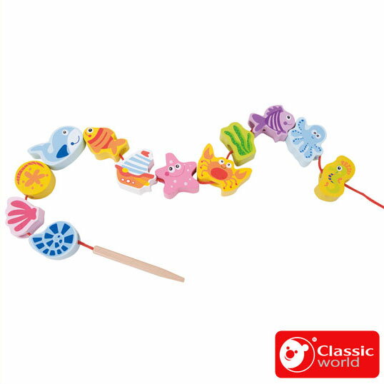 ●クラシック アンダーザシービーズは、優しい木の素材で作られた海の生き物などさまざまな形のブロックをひもに通して遊ぶ木製の指先あそびのおもちゃです。 穴にひもを通したり、抜いてみたり、指先の発達を促す指先遊びの他、お話を作りながら楽しむこと...