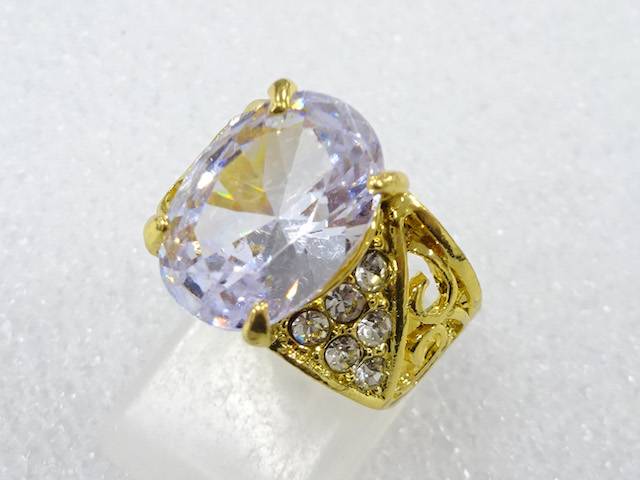 （単位：cm） 状態 非常によい 素材 金属 【商品説明】 状態は大変良いです。 使用可能です。 採寸：検品：守屋　撮影：守屋【茶道具・茶道・着物】クリスタル　指輪(9号)【中古】【着】【アクセサリー】 宗sou