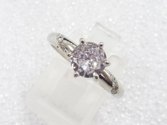 （単位：cm） 状態 非常によい 素材 金属 【商品説明】 状態は大変良いです。 使用可能です。 採寸：検品：花内・木村　撮影：花内【茶道具・茶道・着物】クリスタル　指輪(12号)【中古】【着】【アクセサリー】 宗sou