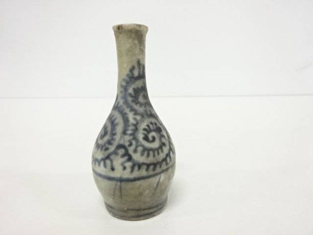 サイズ名称 口径 高台径 高さ 縦 横 長さ 15.5 cm 3.5 cm 10 cm &nbsp; &nbsp; &nbsp; 状態 非常によい 素材 磁器 【商品説明】 時代は江戸後期の頃のものです。 欠けがあります。 状態は大変良いで...
