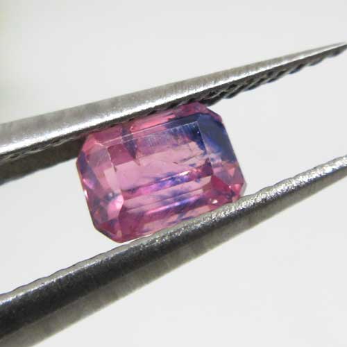商品名 ☆ウィンザーサファイア　ルース 　0.68ct　5.3×4.0mm前後　 タンザニア・ウィンザー 説明　 ウィンザーサファイア（Winza Sapphire）は、タンザニア・ウィンザー地区で産出される希少なサファイアで、 透明感のあ...
