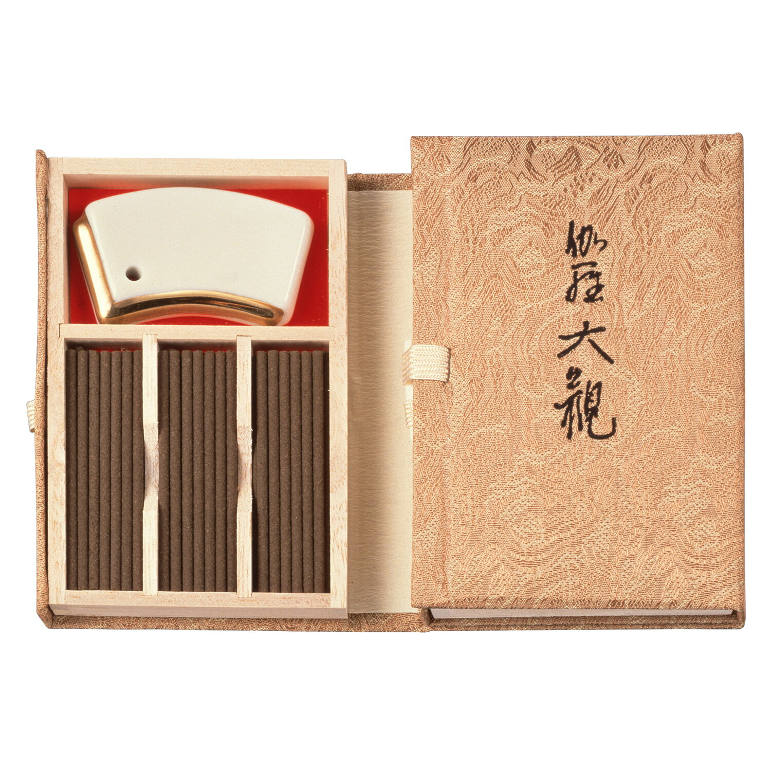 商品仕様 ■商品名 伽羅大観スティック45本入（香立付） ■メーカー 日本香堂 ■スティックの本数 45本入 ■内容量 約67g ■燃焼時間 約13分 ■パッケージサイズ 約75mm×108mm×18mm 伽羅大観 伽羅大観スティック 日本...